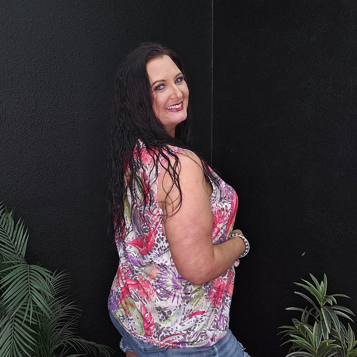 Mindy's Boutique - Join Our Live Sale