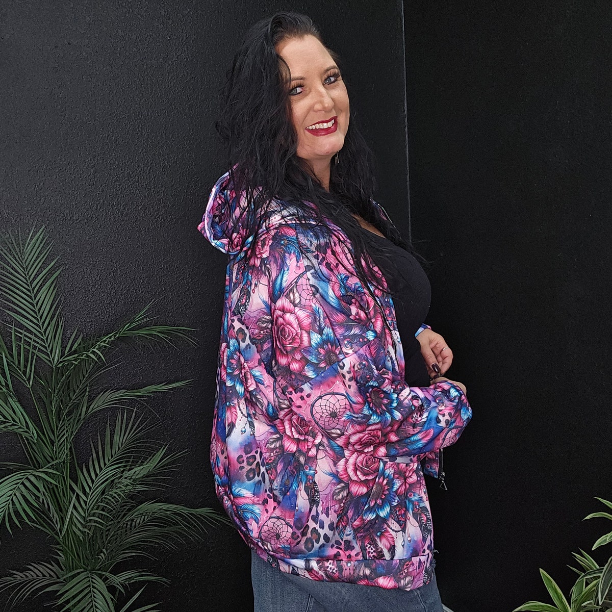 Mindy's Boutique - Join Our Live Sale