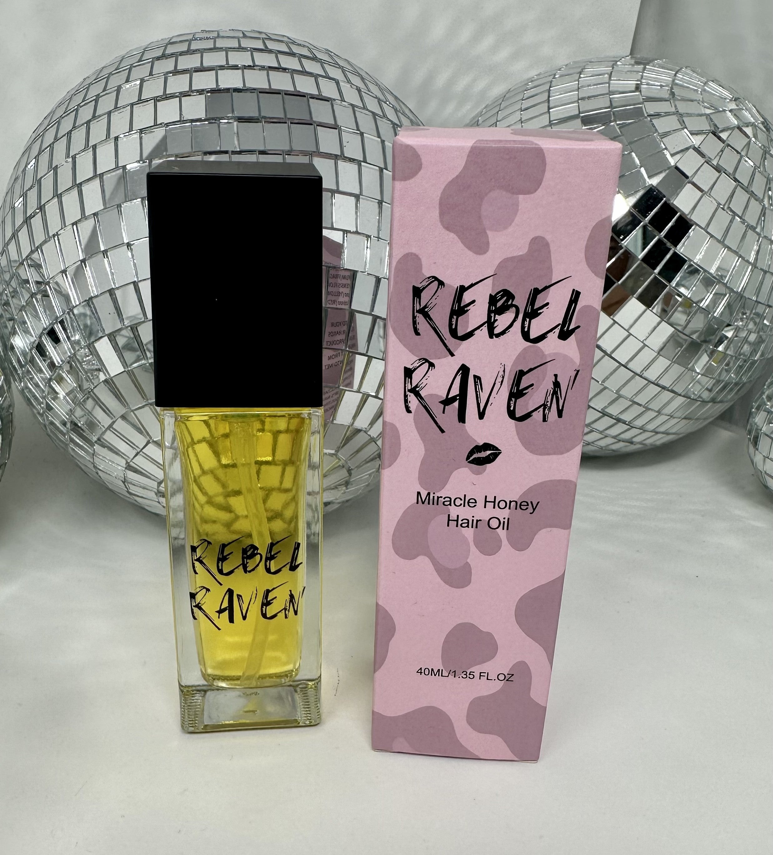 Mindy's Boutique - Join Our Live Sale