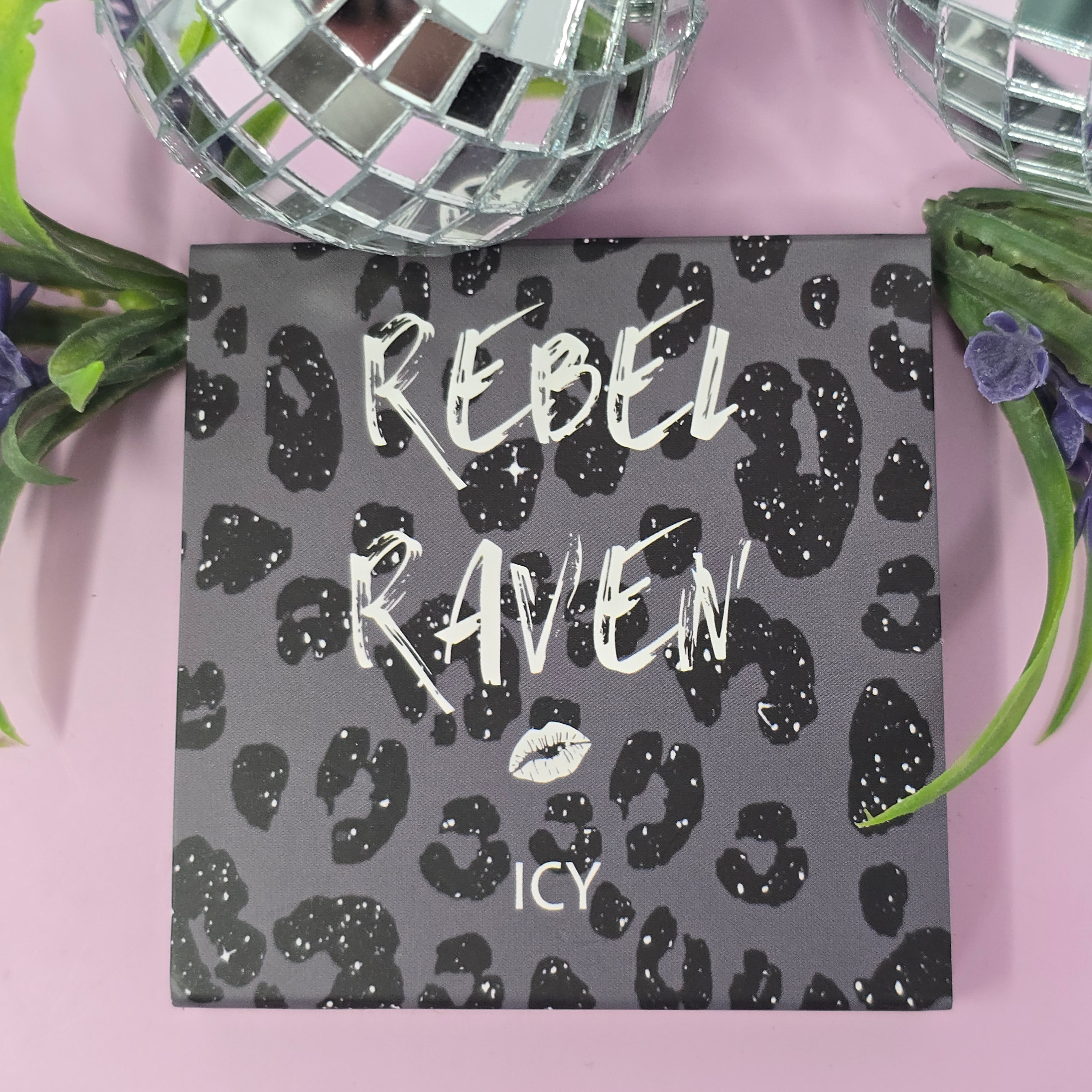 Mindy's Boutique - Join Our Live Sale