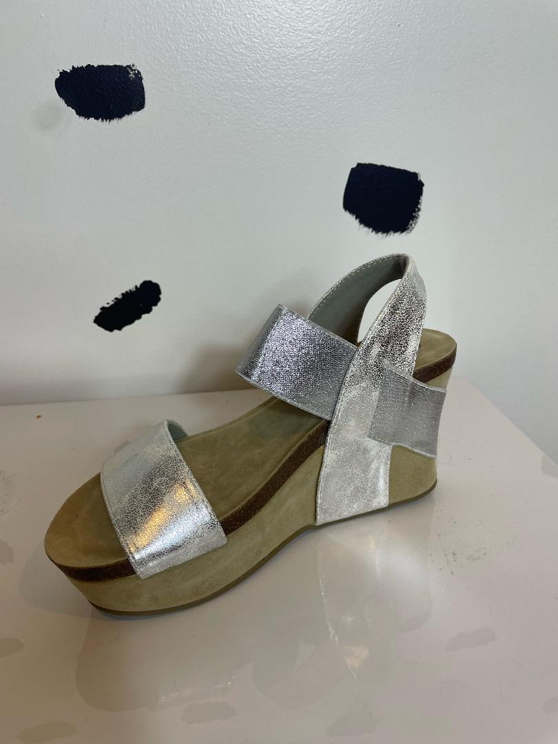 Cute as a Button Boutique